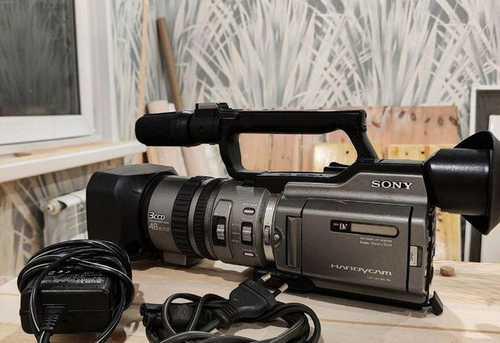 Sony Handycam DCR-VX2100