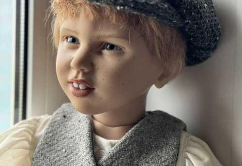 Коллекционная виниловая кукла Мальчик от Zwergnase