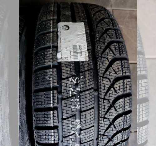 Pirelli P Zero Winter 245/40 R19 и 275/35 R19 100V