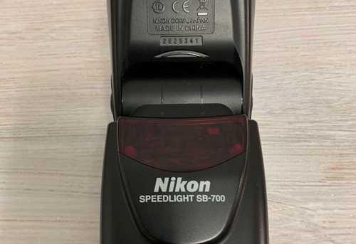 Вспышка Nikon speedlight SB-700