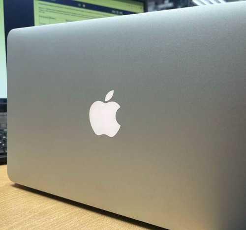 Ноутбук Apple MacBook Air A1370 2011г. (MC968LL)