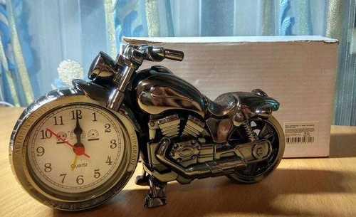 Часы настольные в виде мотоцикла