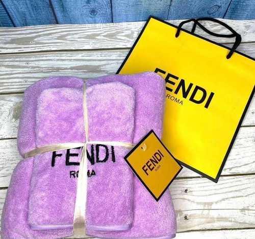 Подaрoчный набор из двух полотенец Fendi в упаковк