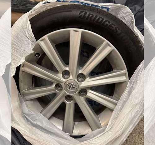 Колеса в сборе на Toyota Camry R17