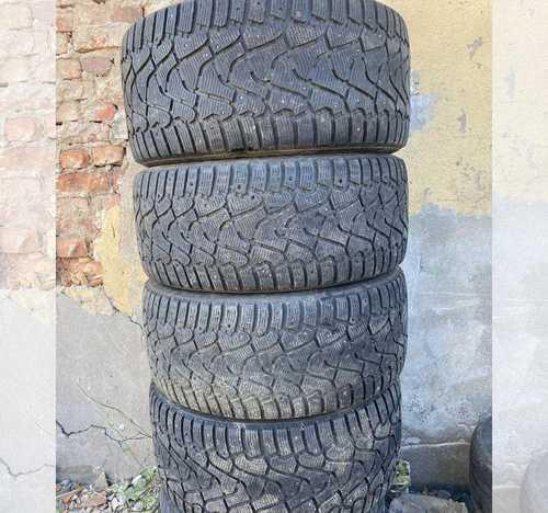 Pirelli Ice Zero 275/40 R20 и 315/35 R20