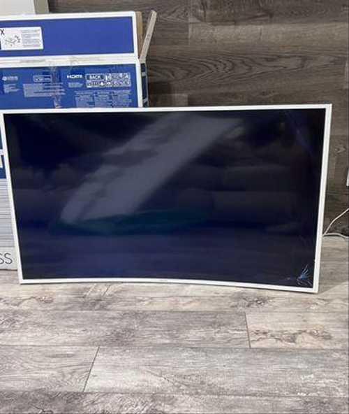 Изогнутый UHD-телевизор samsung