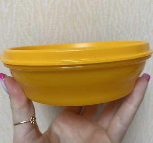 Tupperware миска