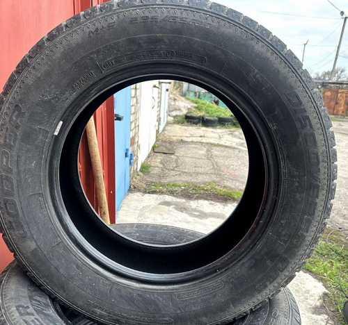 Cooper Discoverer ATS 235/65 R17