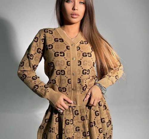 Костюм женский с юбкой gucci
