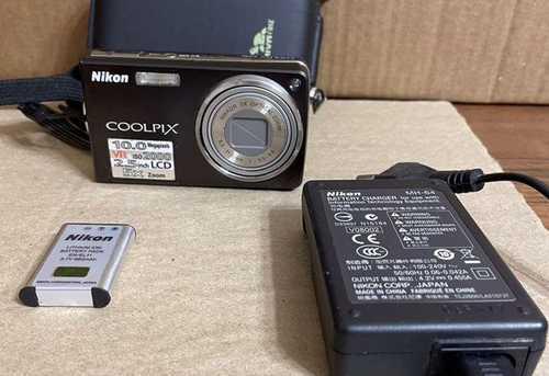 Компактный цифровой фотоаппарат Nikon s550