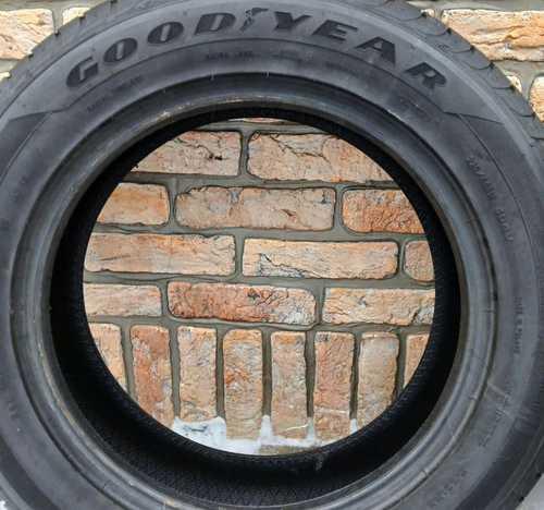 Goodyear Eagle F1 Sport 225/60 R18