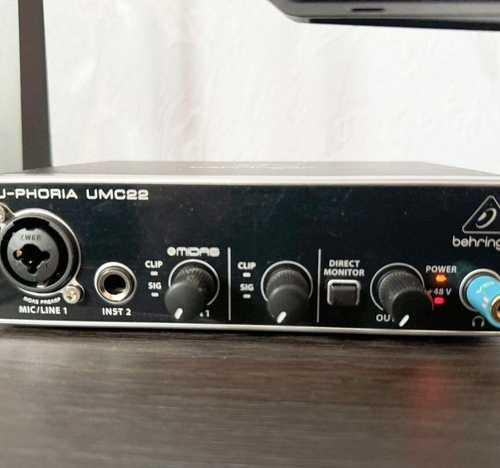 Звуковая карта behringer umc22