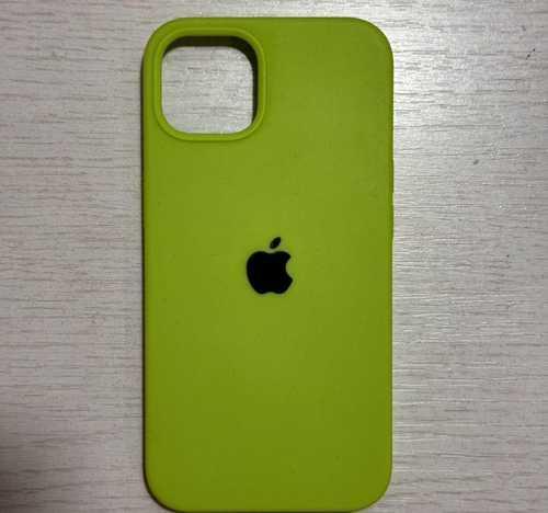 Чехол на iPhone 13 зеленый