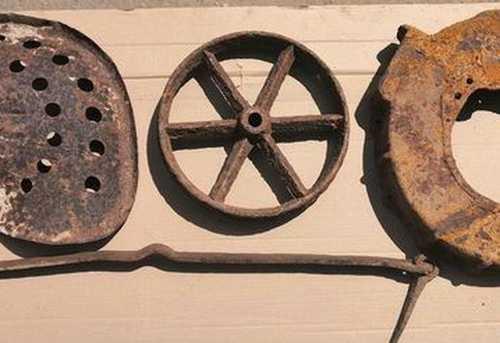 Старинные предметы быта: колесо, седло, рейка