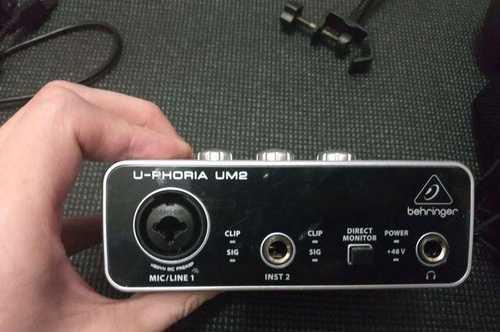 Внешняя звуковая карта behringer U-phoria UM2