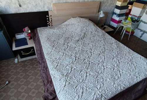 Кровать с матрасом и встроенными тумбами бу