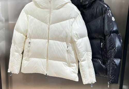 Женский короткий пуховик Moncler Abbaye