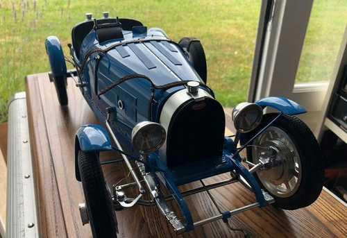 Модель 1:8 Bugatti T51 Roadster R2B