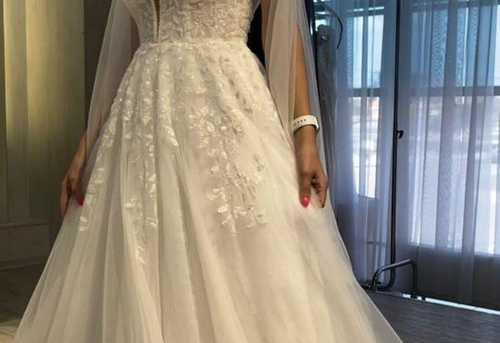 Свадебное платье со шлейфом 42-44 -46