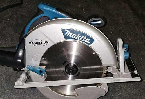 Пила дисковая электрическая Makita 5008MG 210 мм