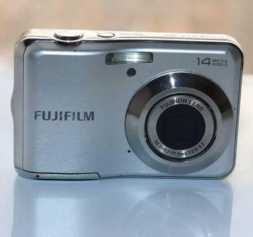 Компактный фотоаппарат FujiFilm FinePix AV200