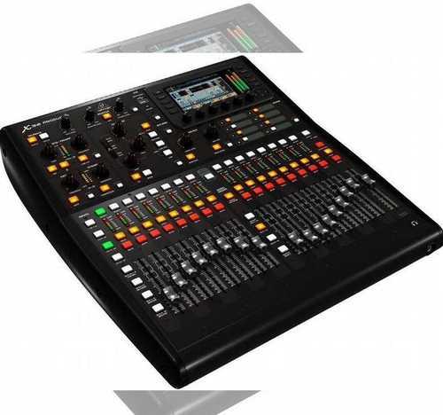 Behringer X32 producer - цифровой микшер, 16 входо