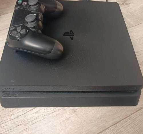 Игровая приставка ps4 slim