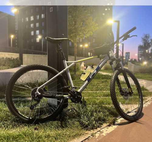 Велосипед GT Avalanche Comp 27.5