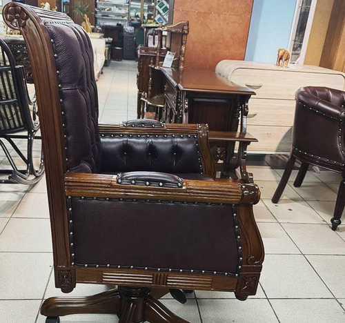 Кабинетное рабочее кресло MSU.501R MSU.501R