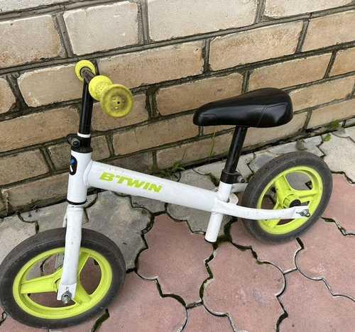 Беговел btwin 12 дюймов