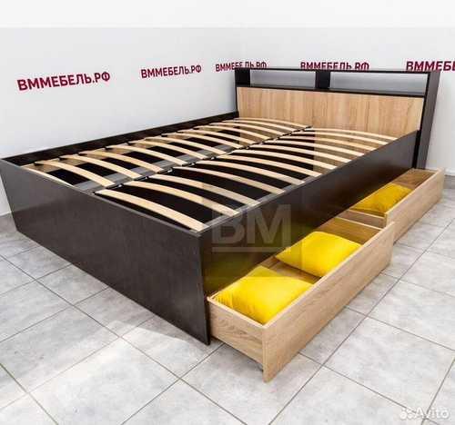 Кровать двуспальная с ящиками для белья