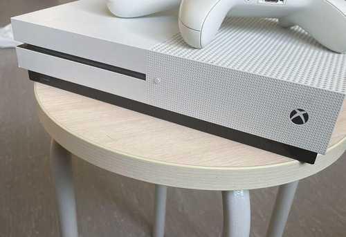 Xbox One S + 2 геймпада