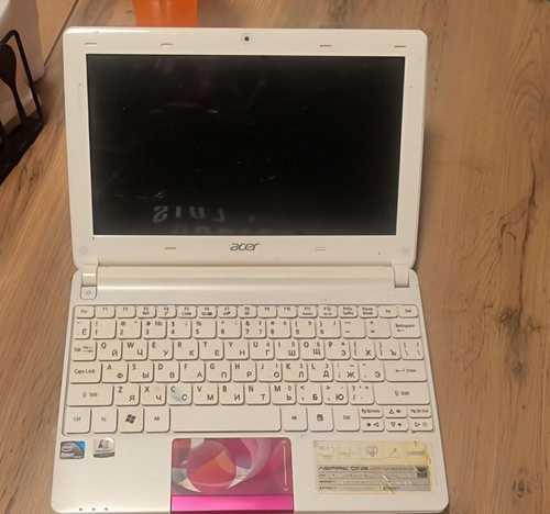 10.1" Acer Aspire One D270, Atom, RAM 2 ГБ, 320 ГБ, Intel GMA 3600