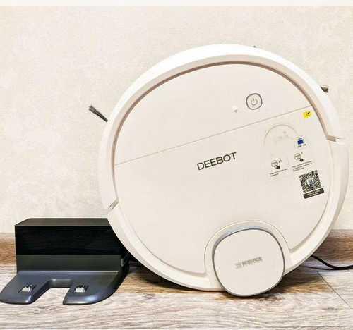 Робот пылесос моющий Ecovacs DeeBot ozmo 900