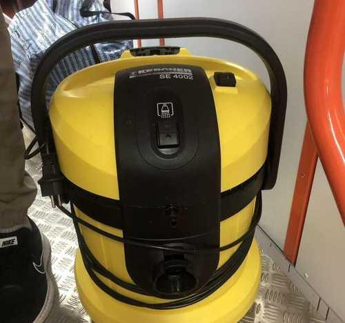 Моющий пылесос karcher se 4002