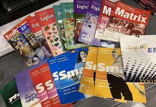 Много учебников по английскому языку