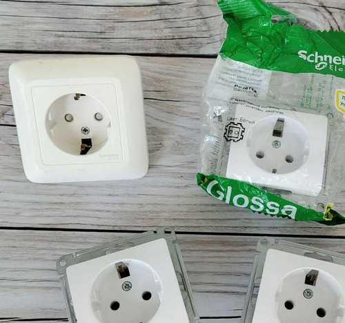 Коллекция Розетка Schneider Electric SE Glossa