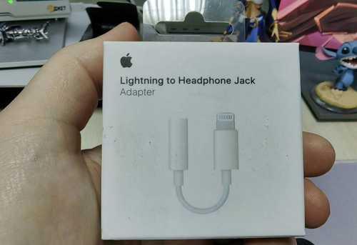 Оригинальный Lightning to Headphone jack