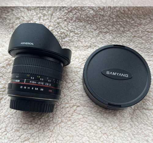 Объектив 8mm 3.5 UMC для Canon