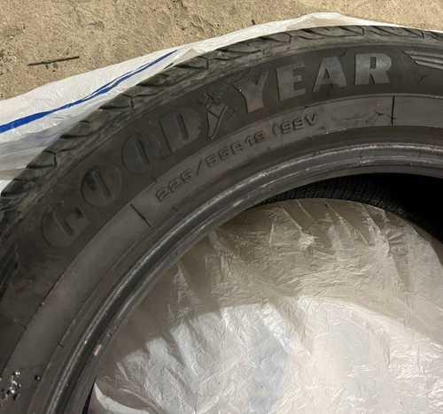 Goodyear EfficientGrip Performance SUV 225/55 R19