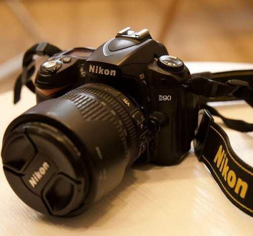 Фотоаппарат Nikon D90 с объективом 18-105 mm