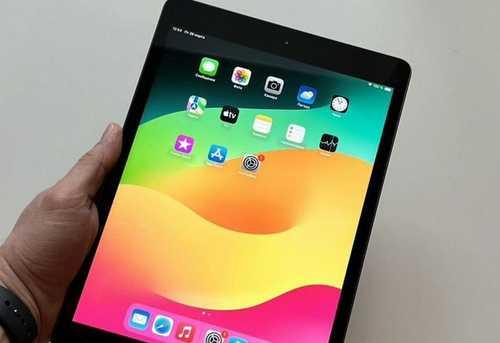 iPad 7 поколения 2019 10.2 Wi-Fi, заряжен 16 раз