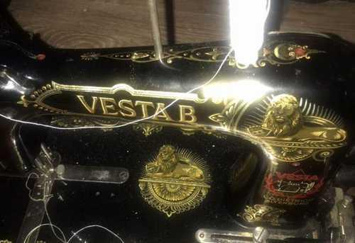 Старинная швейная машинка vesta