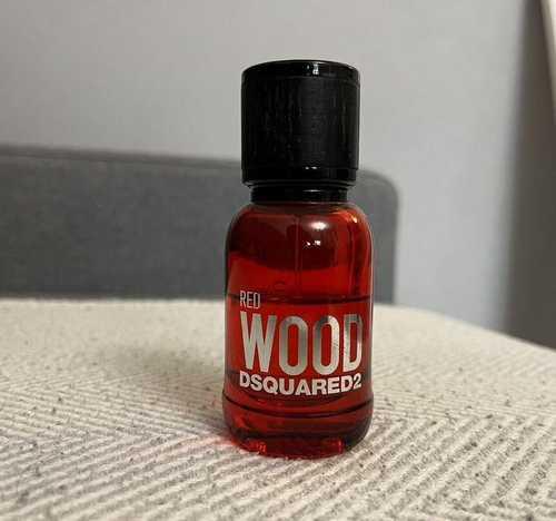 Dsquared2 red wood