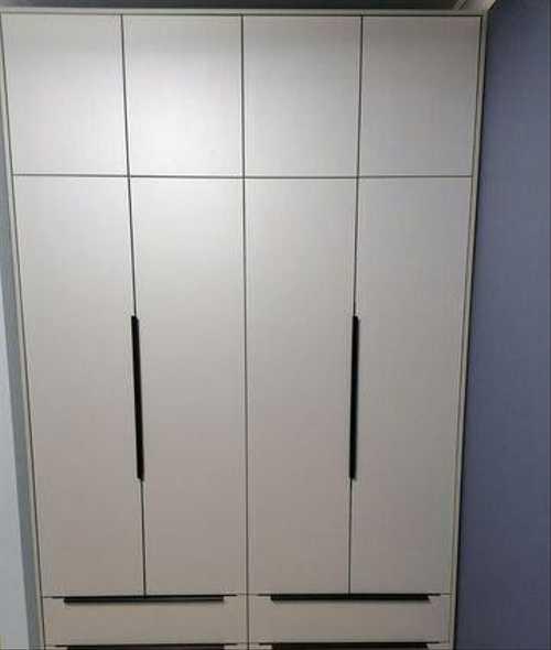Шкаф распашной серый встроенный на заказ А261