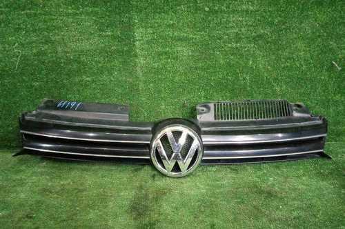 Решетка радиатора Volkswagen Golf 6 cavd (1.4T)