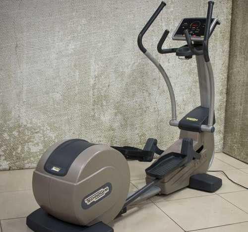 Эллиптический тренажер б/у Technogym Synchro Excite 500 LED