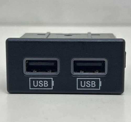 Разъем USB Jeep Grand Cherokee WK2 3.0 2018