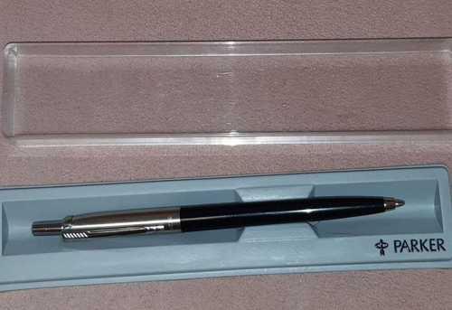 Шариковая ручка parker с красителем чёрного цвета