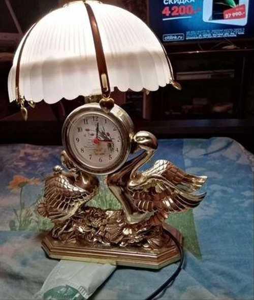 Настольная лампа с часами и будильником
